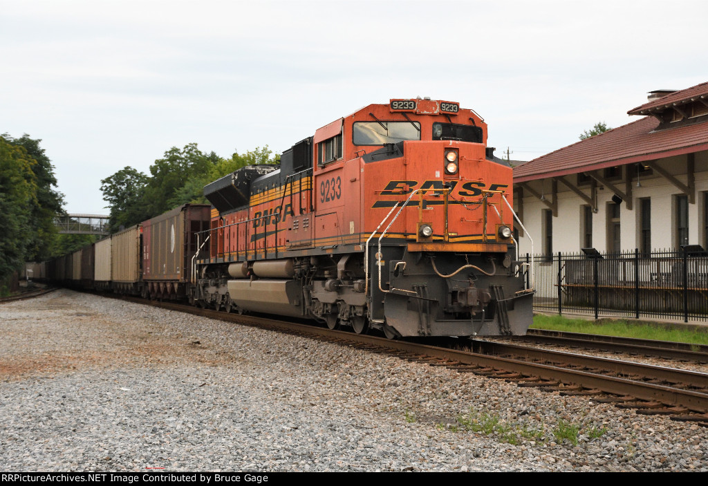 BNSF 9233